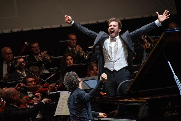 Successo annunciato per il doppio concerto celebrativo: l’ISA festeggia 50 anni con Cajkovskij ...